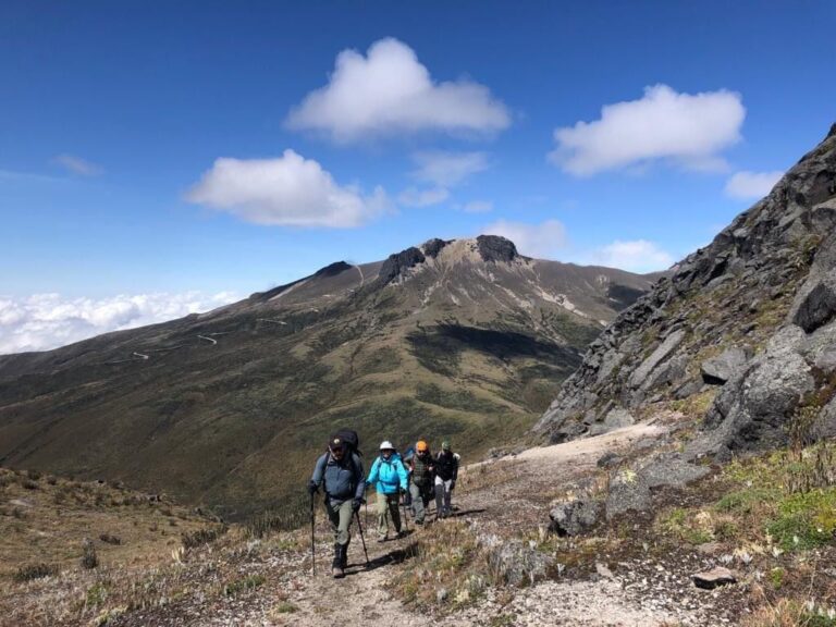 LA LEYENDA DEL “PADRE ENCANTADO” – Turismo Lloa